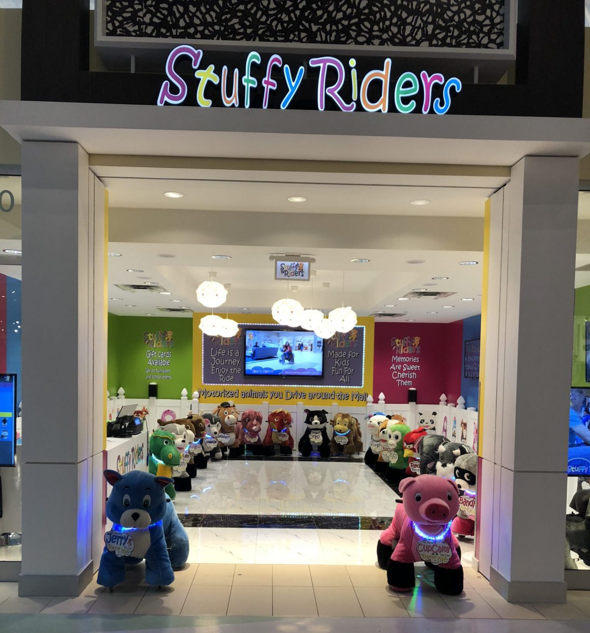 Gus Store Front – Stuffy Riders